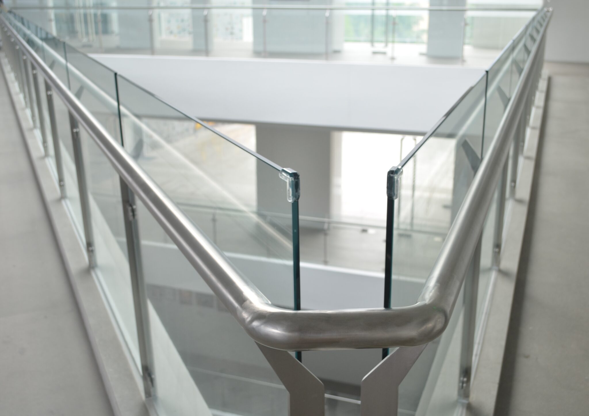 Glass balustrades: DTU, standards, minimum dimensions and recommended ...