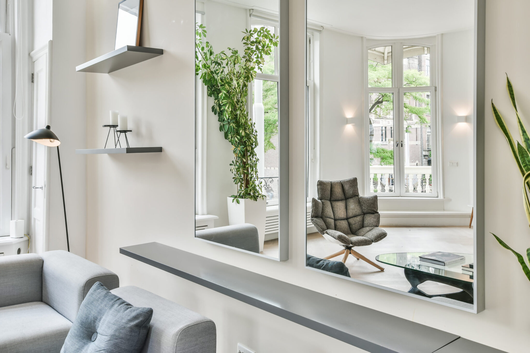 Functional and Decorative Mirrors in Interior Design : Trends ...